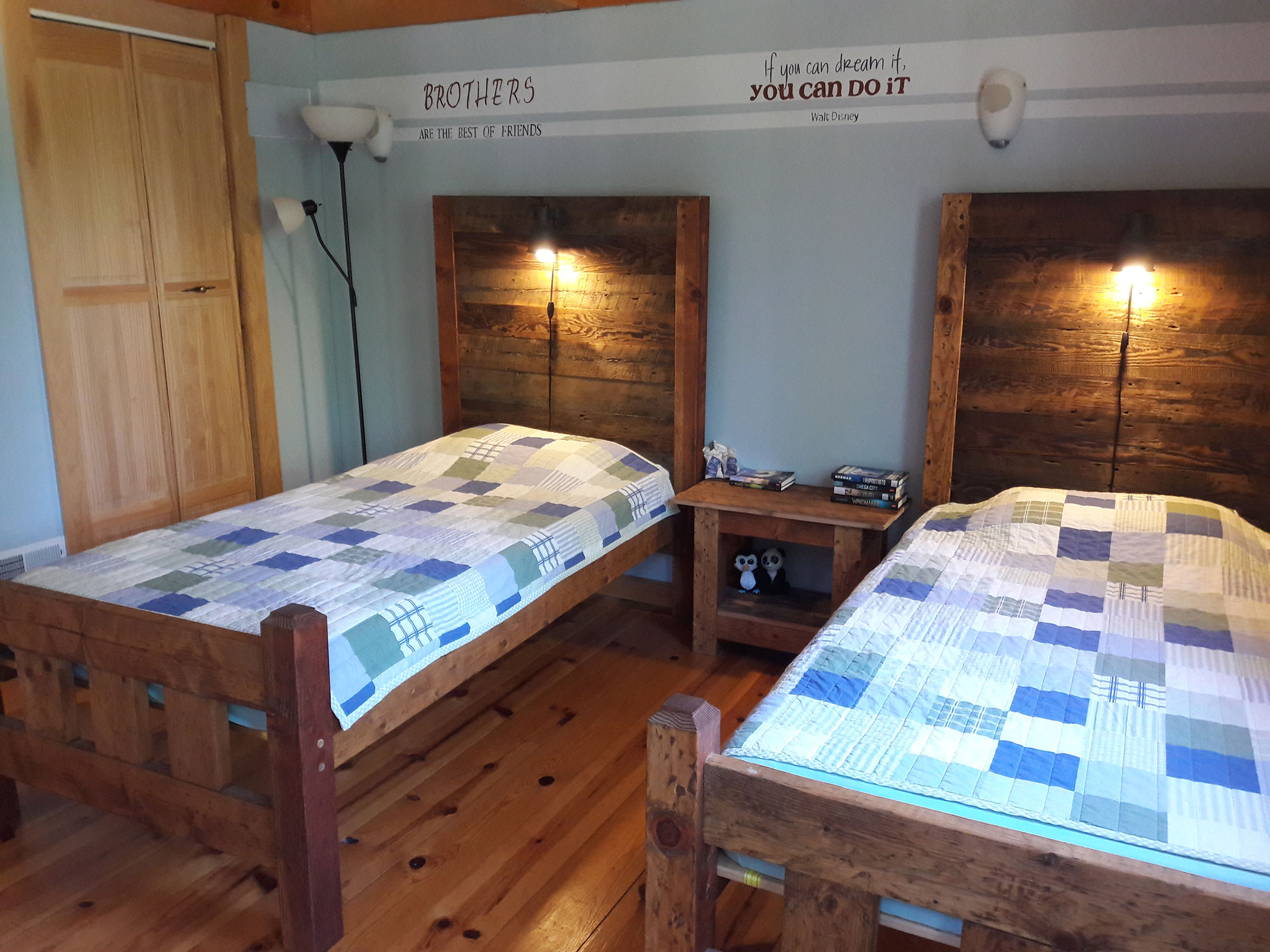 Solid Wood Rustic Handmade Bed - WoodworkingEntity