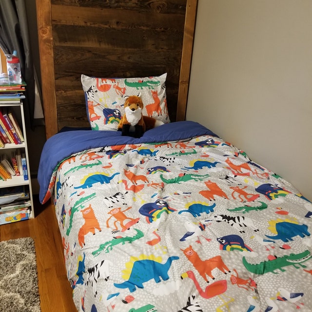 Solid Wood Rustic Handmade Bed - WoodworkingEntity